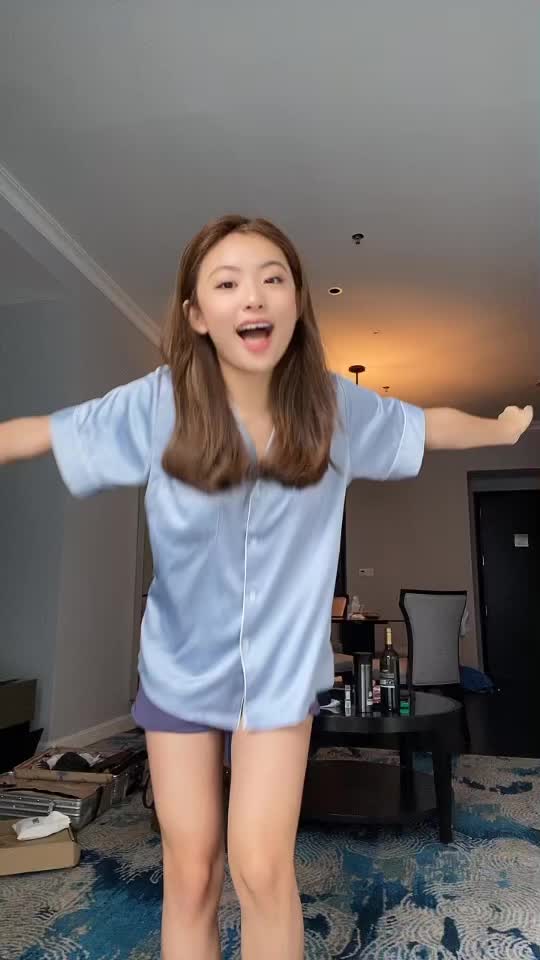 (Part 2) Cute and hot 😚🤩 | Scrolller