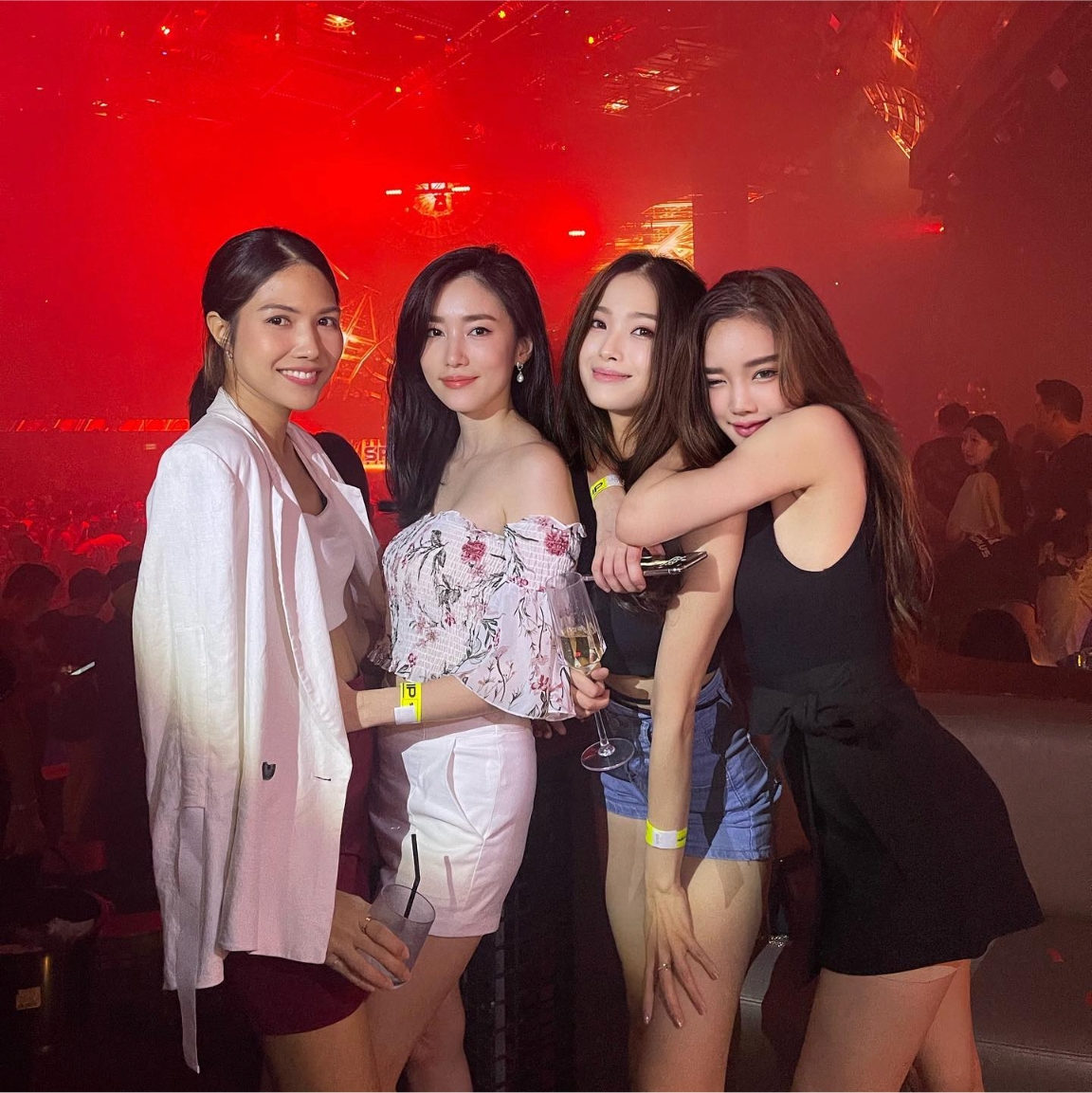 Party hard | Scrolller