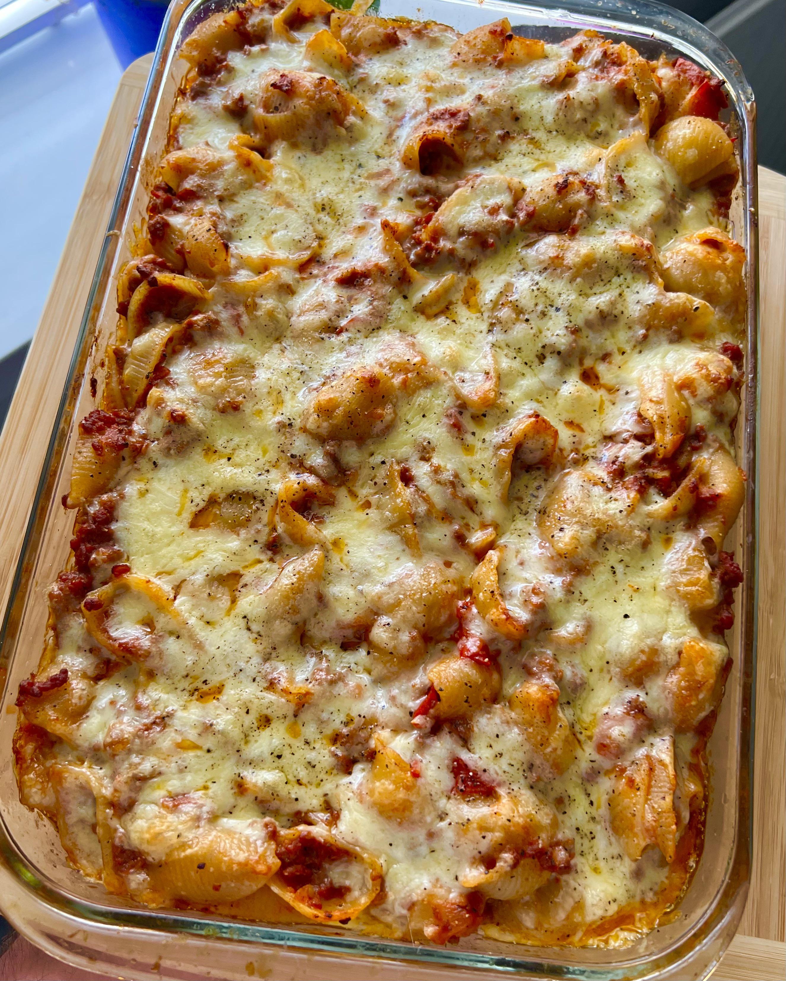 Pasta bake with mozzarella and cheddar. | Scrolller
