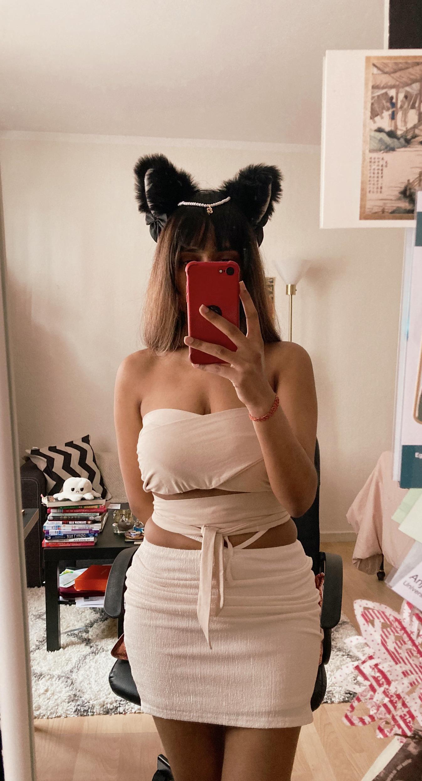 Peasants, tell me how this looks. (I’m still building the costume but is the wig mandatory ...