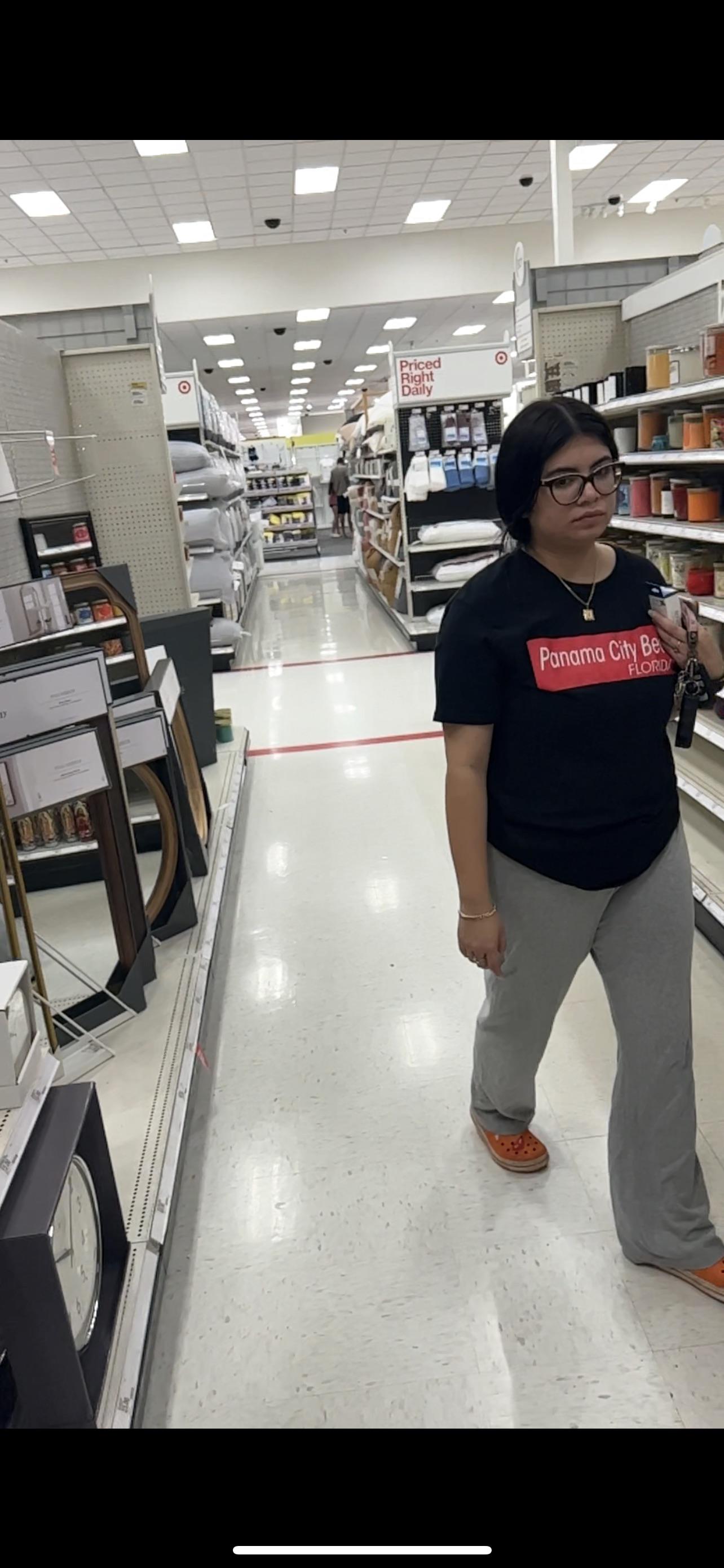 Peeking at bulge | Scrolller