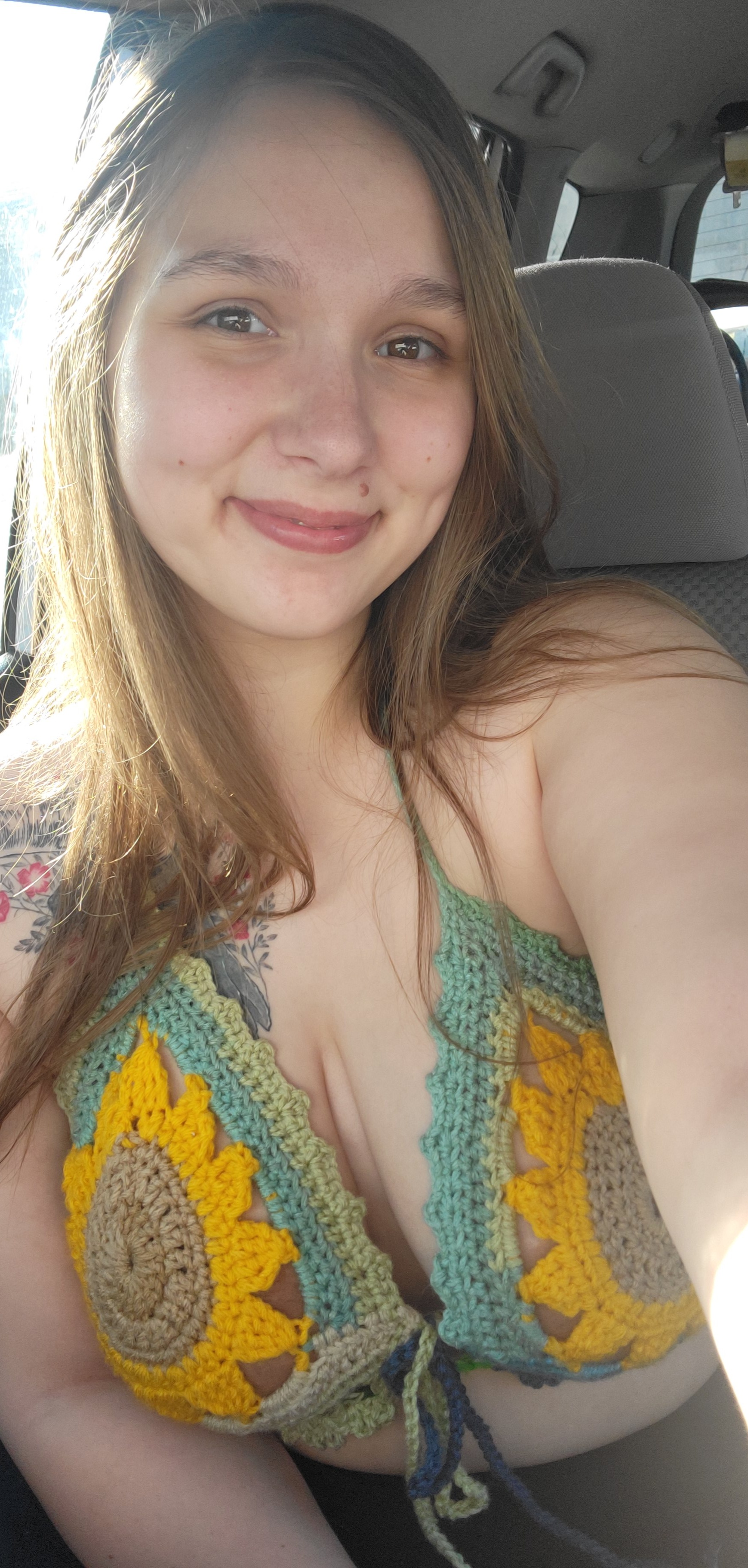 Peeking through | Scrolller