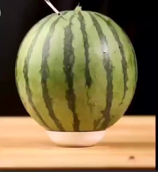 Peeling fruits is so satisfying! | Scrolller