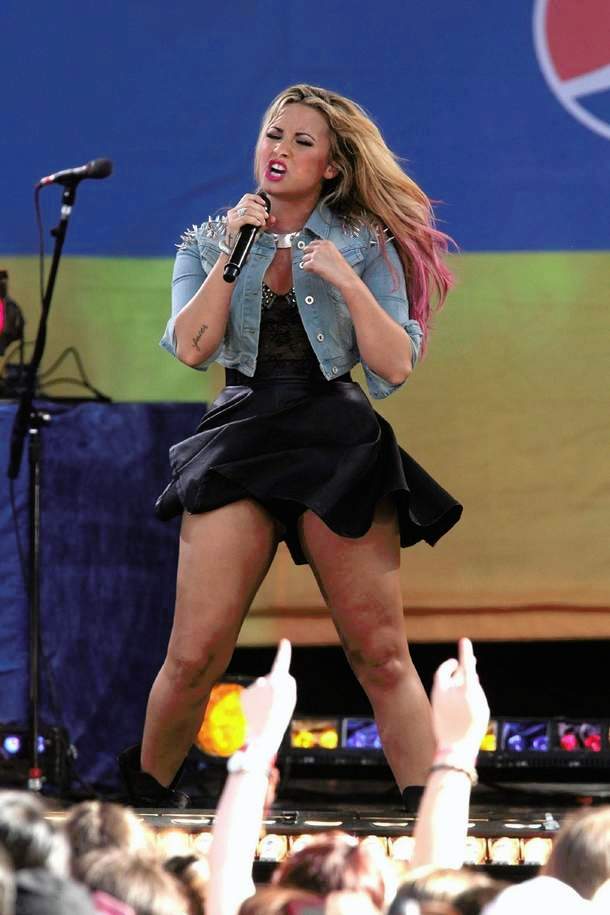 Performance | Scrolller