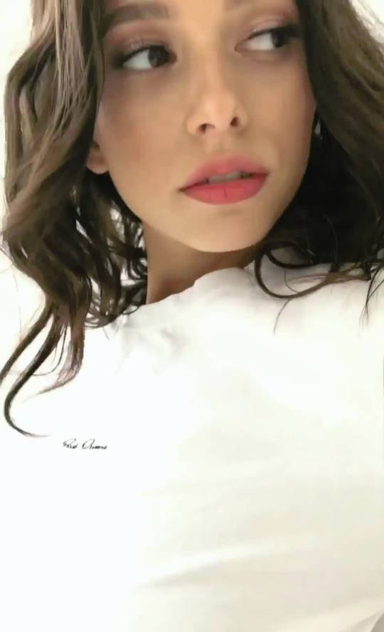 Photoshoot | Scrolller