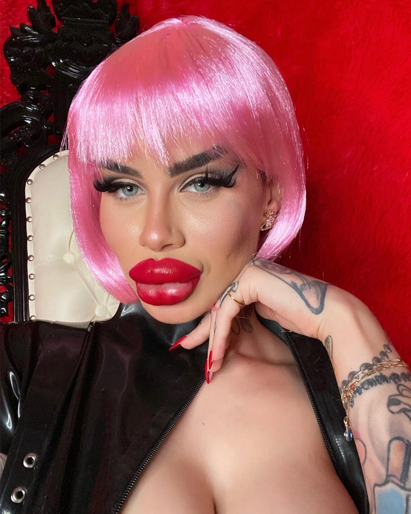 Pink & Puckered | Scrolller