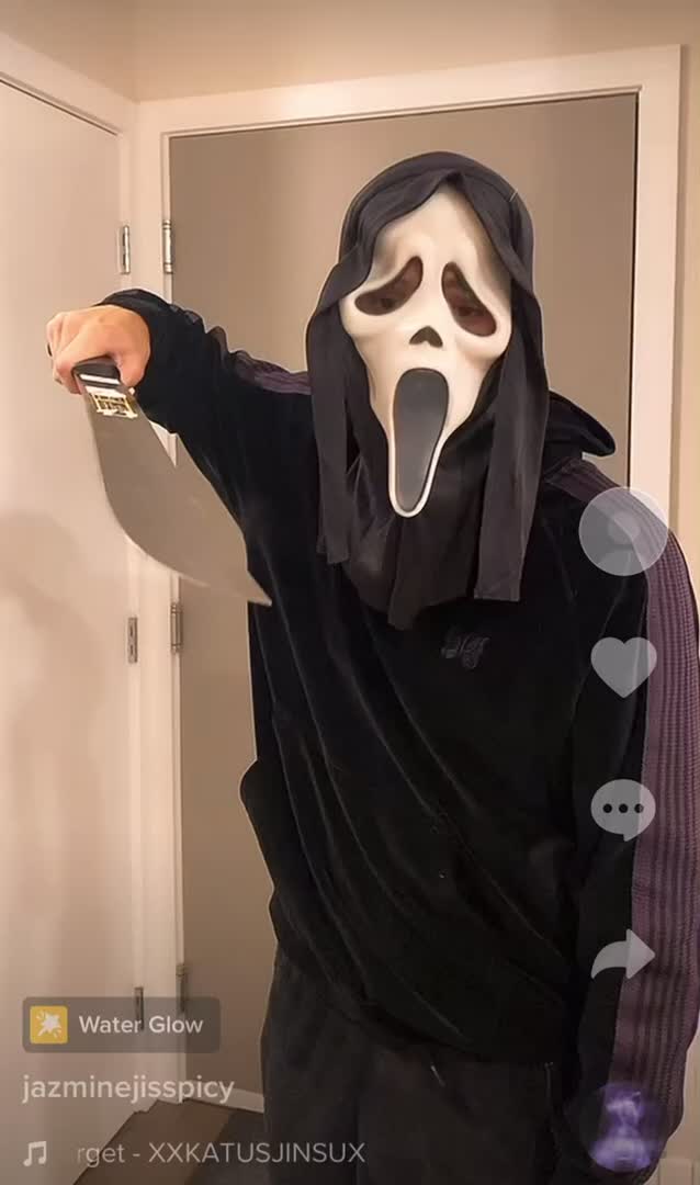 Pls mr.ghost face I wanna be in the sequel | Scrolller