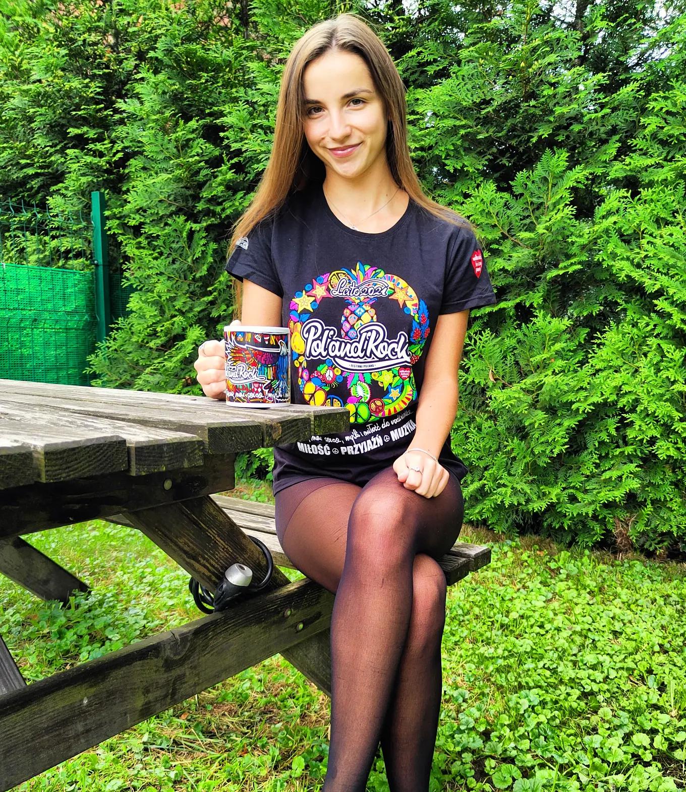 Polandrock 🇵🇱 girl! 🎸 [F] | Scrolller