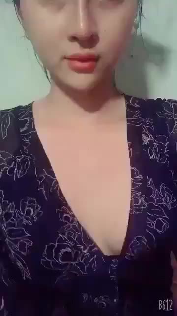 Pong finally showing her boobs, thanks to the members of our telegram group finding this out ...