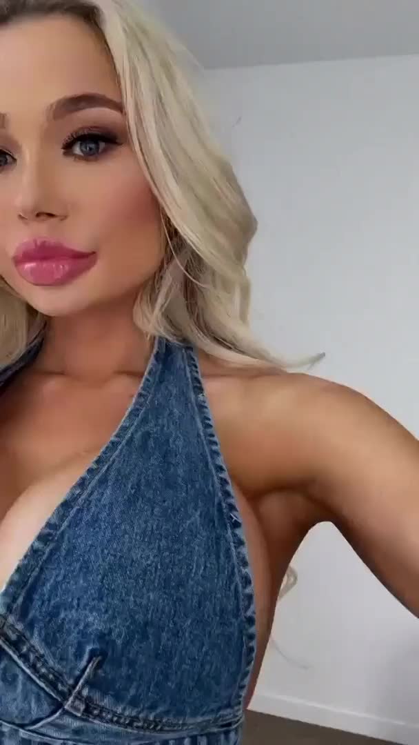 Portia in Denim | Scrolller