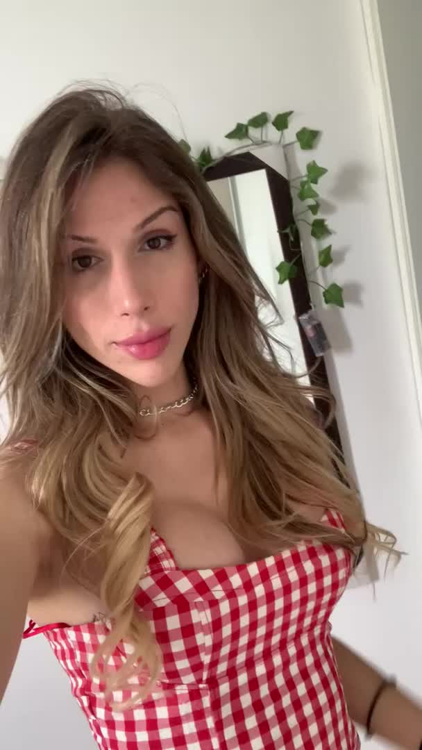 Pov Youre Under My Dress 👗 Scrolller