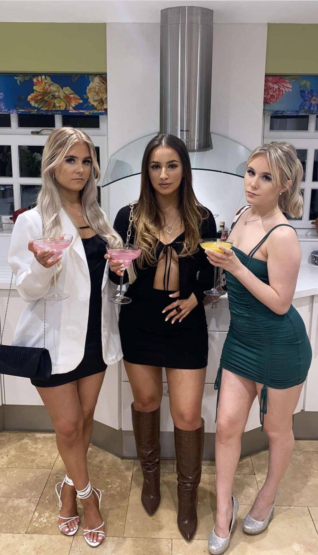 pre drinks | Scrolller