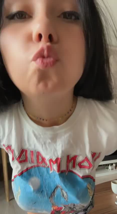 Prepare yourself! Boobs on small girl here! | Scrolller