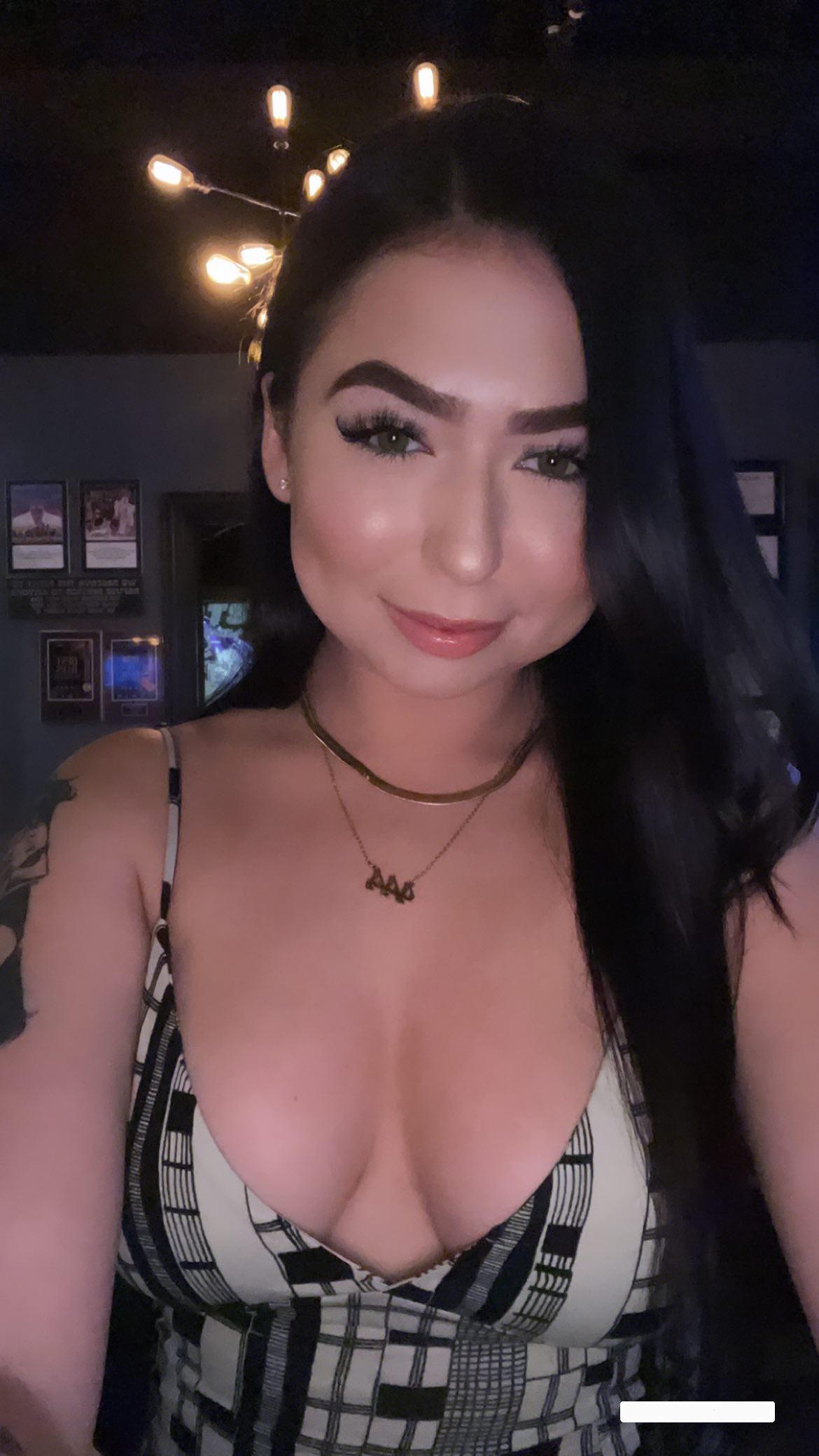 Pretty Dress | Scrolller