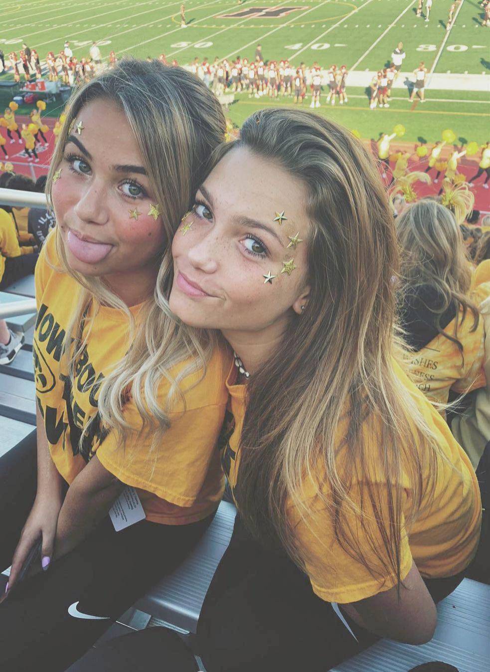 pretty faces | Scrolller