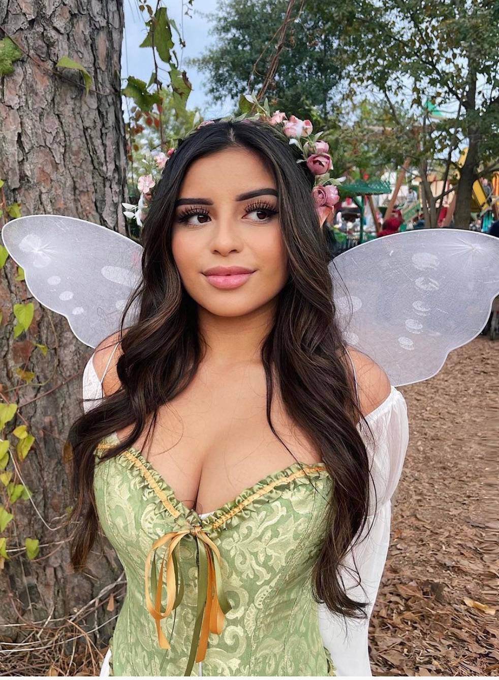 Pretty fairy, part 2 | Scrolller