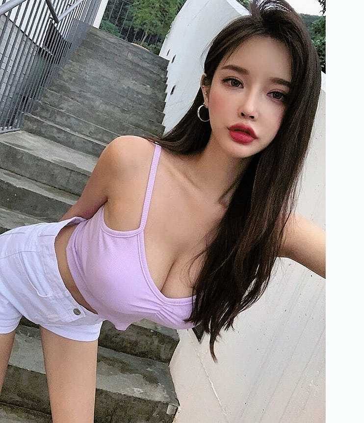 Pretty lips | Scrolller