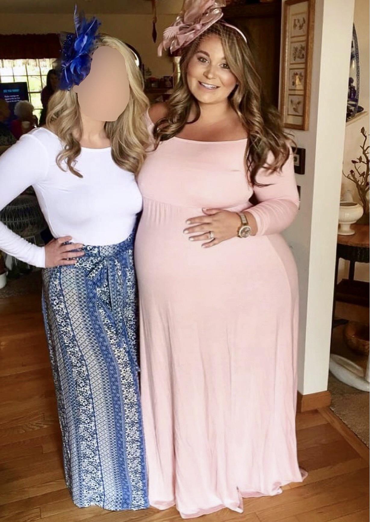 Previously unseen pregnancy pic | Scrolller