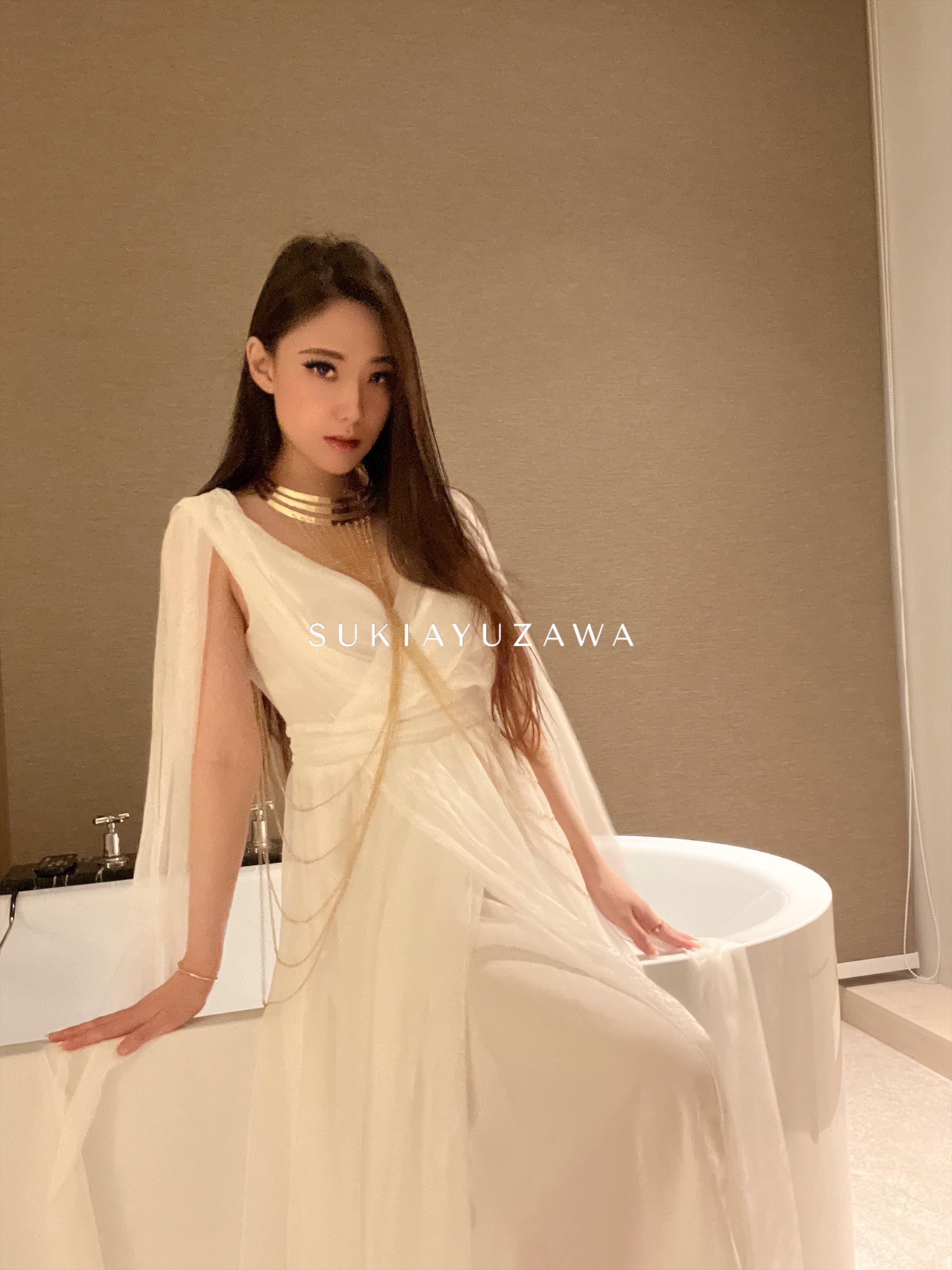 Professional Domme, to apply read my comment for details | Scrolller