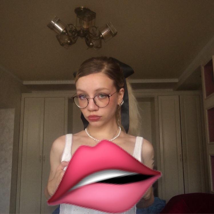 Prove yourself worthy of looking at my beautiful body | Scrolller