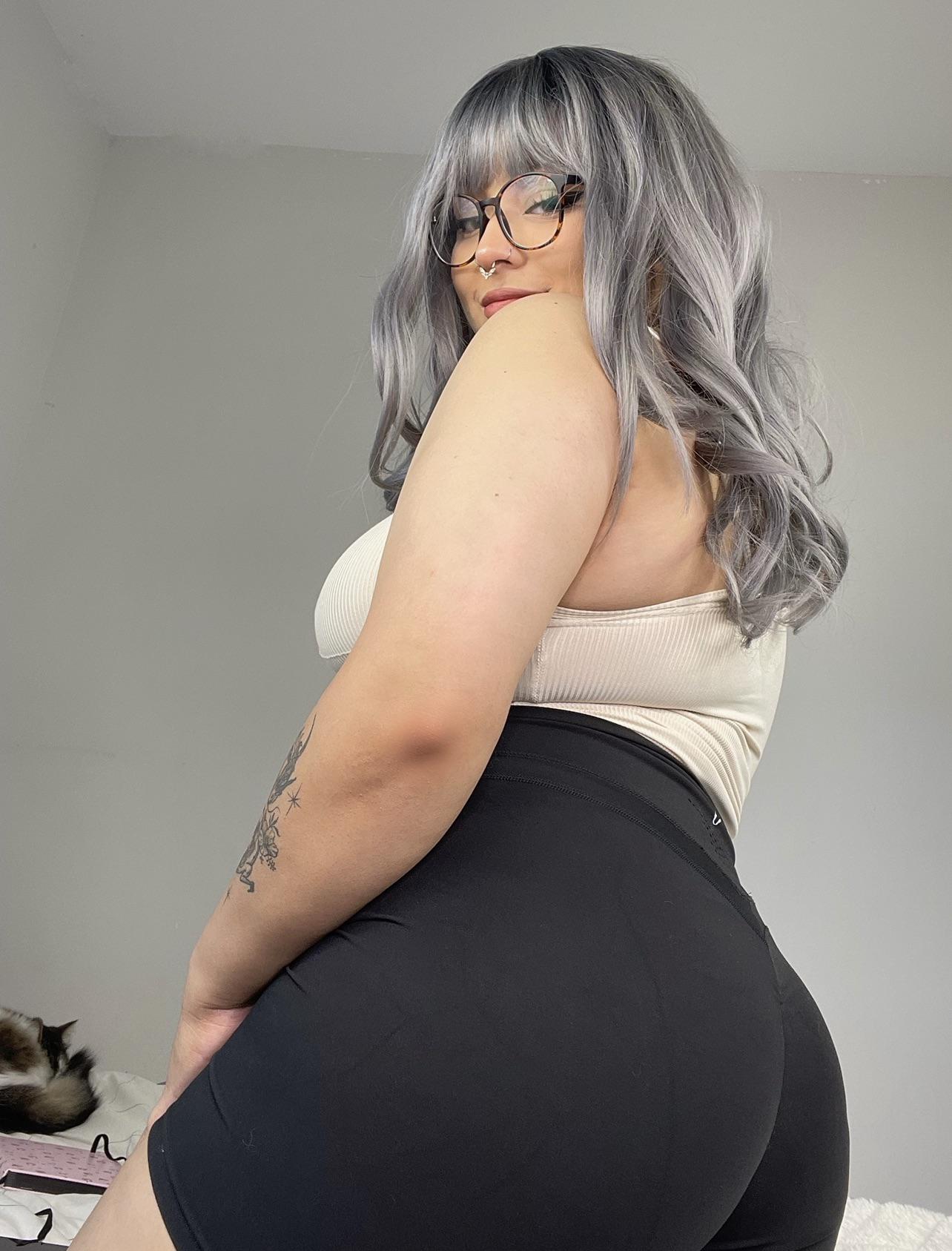 Young and perky 🍑😋 | Scrolller