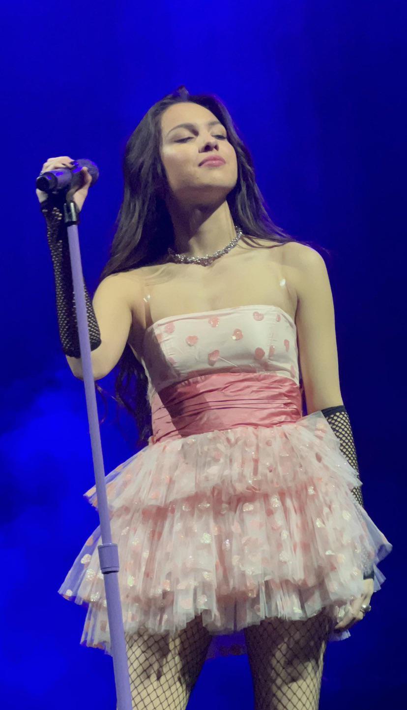 Queen on tour | Scrolller