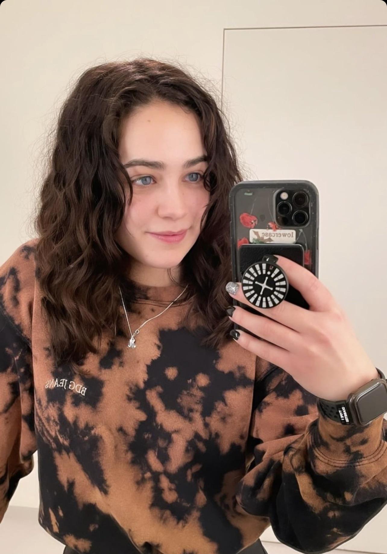 Queen Sam | Scrolller