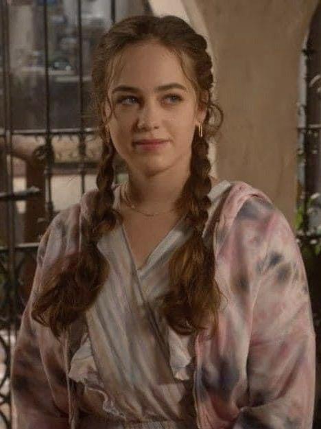 Queen Sam | Scrolller