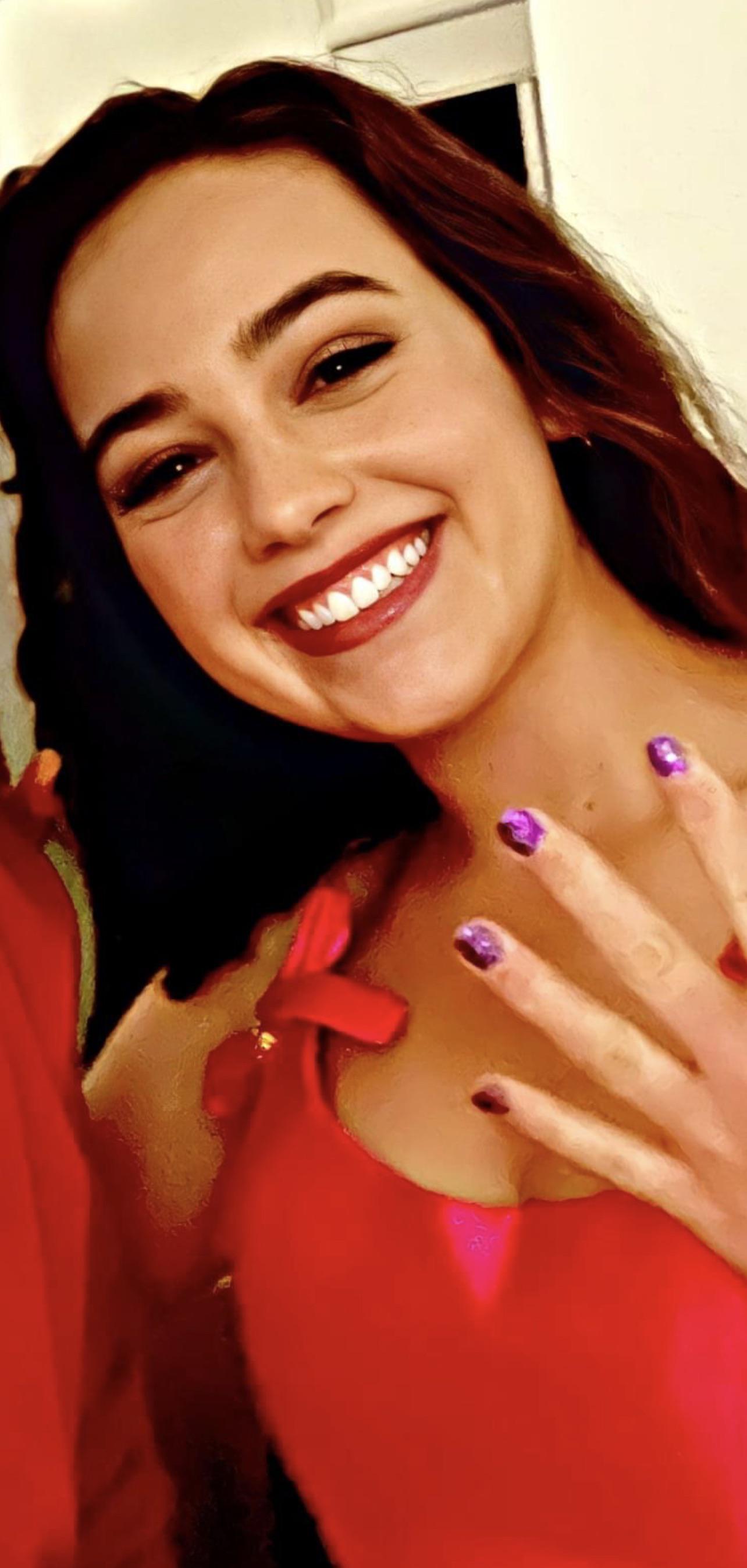 Queen Sam | Scrolller