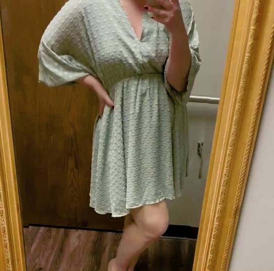 Quick booty [f]lash at work! 🍑 | Scrolller