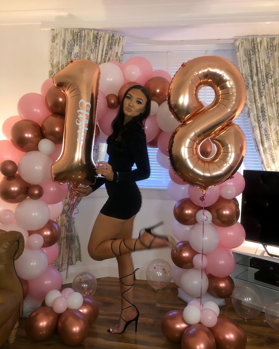 Quick moving feet | Scrolller