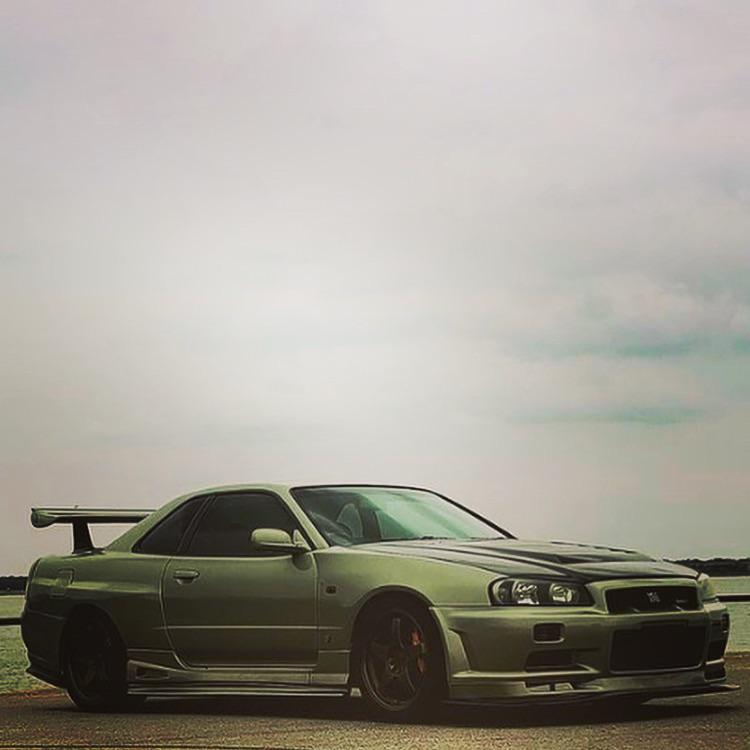 R34 GTR | Scrolller