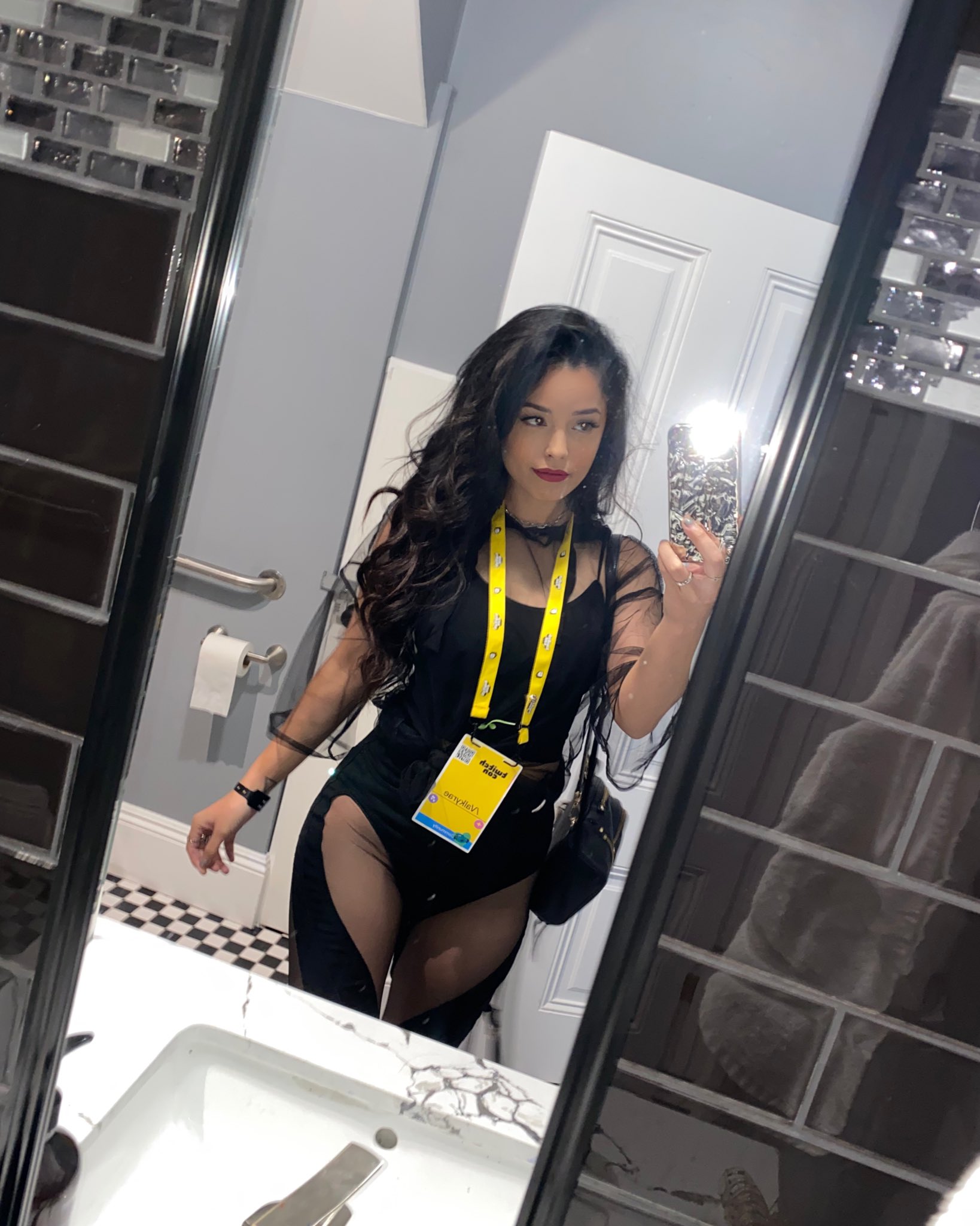 Rae at Twitchcon day 2 | Scrolller