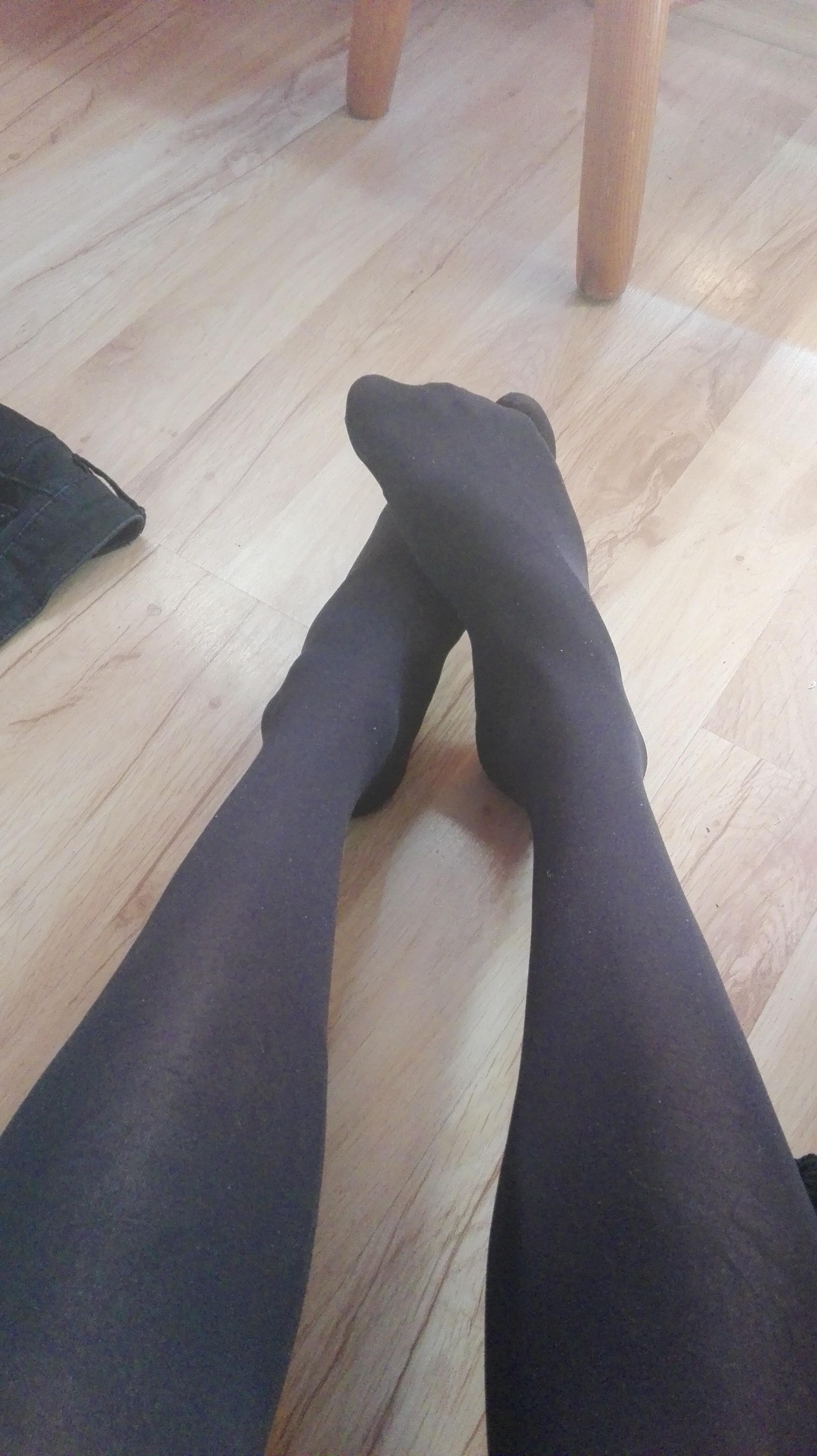 Rate my feet, 18 F | Scrolller