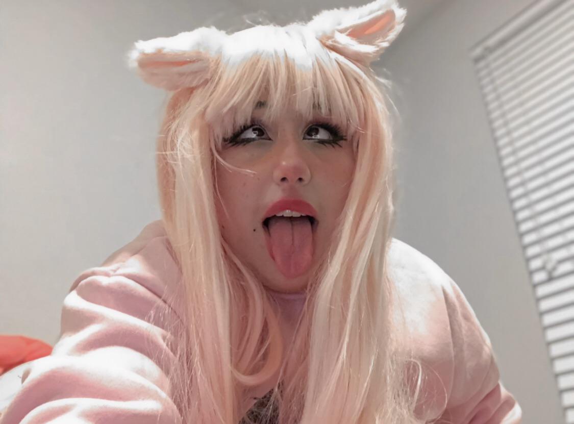 Cat girl ready for you 🤤 | Scrolller