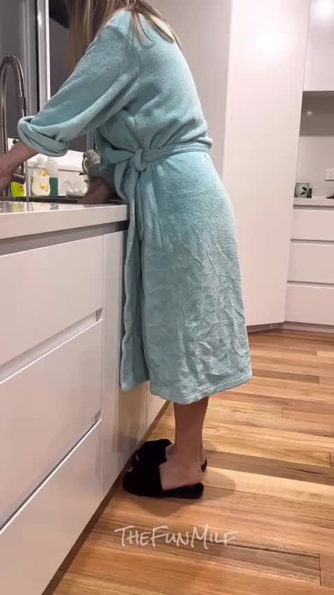 Real moms make mundane things more fun! | Scrolller