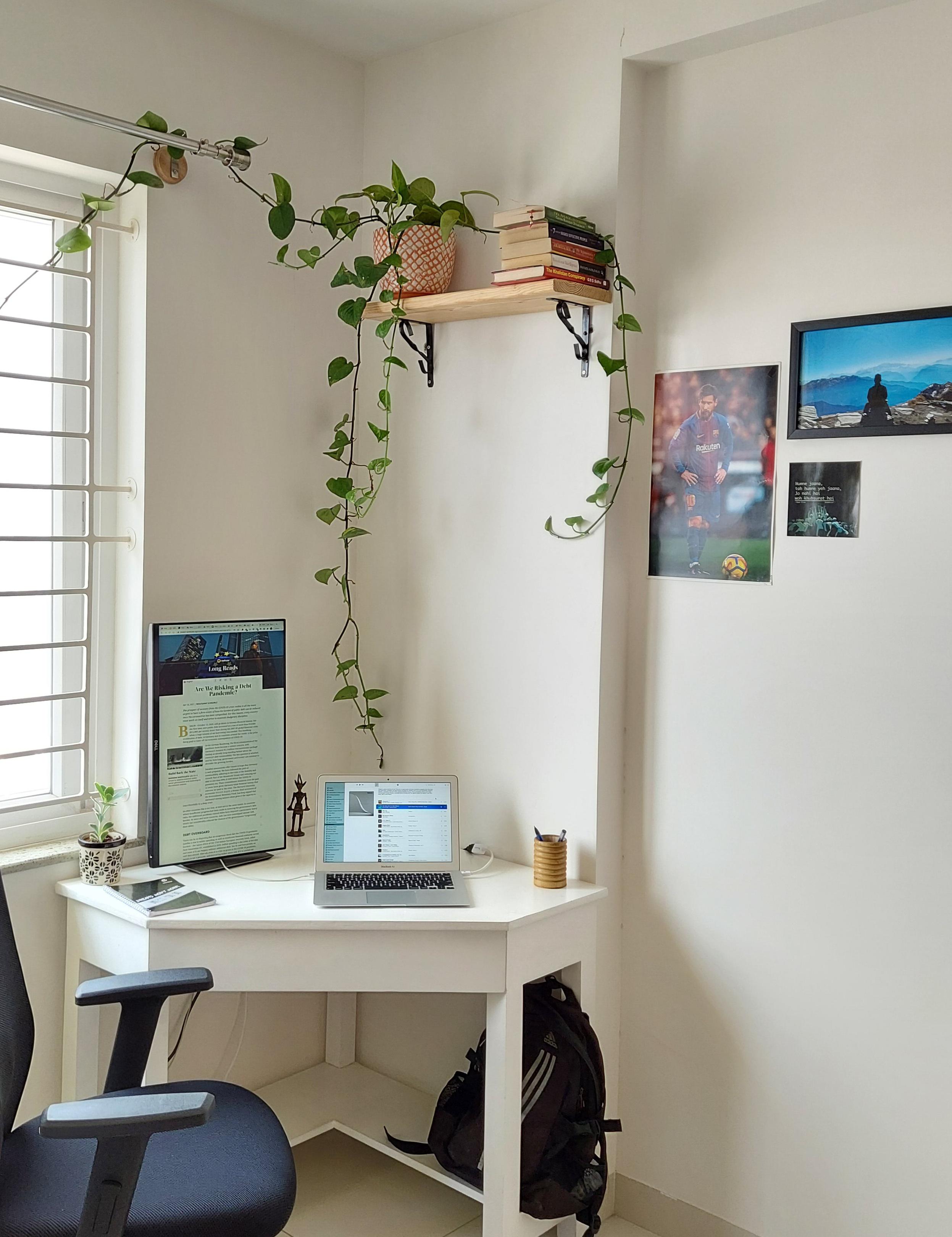 Recently decorated my workstation | Scrolller