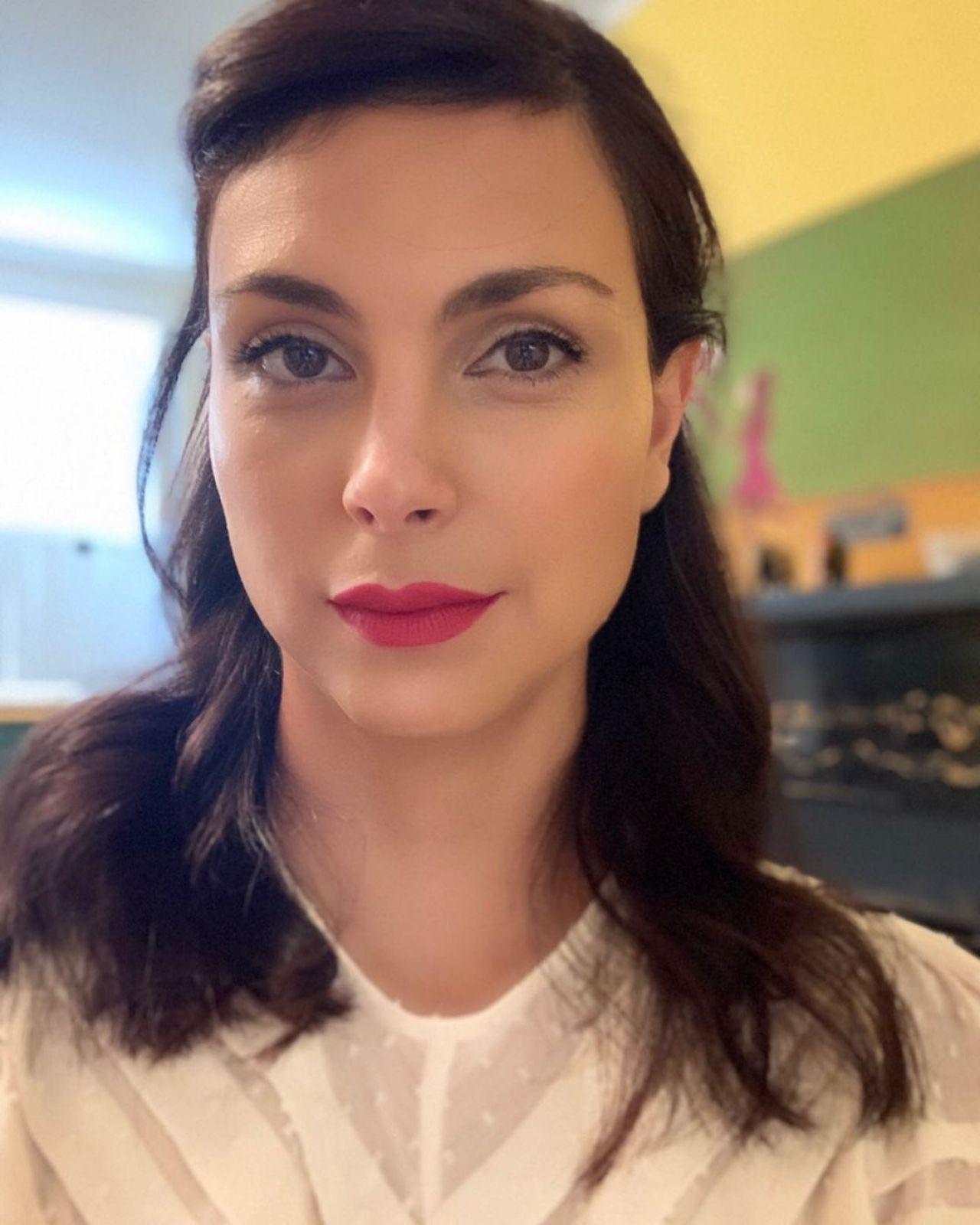 Red lipstick | Scrolller