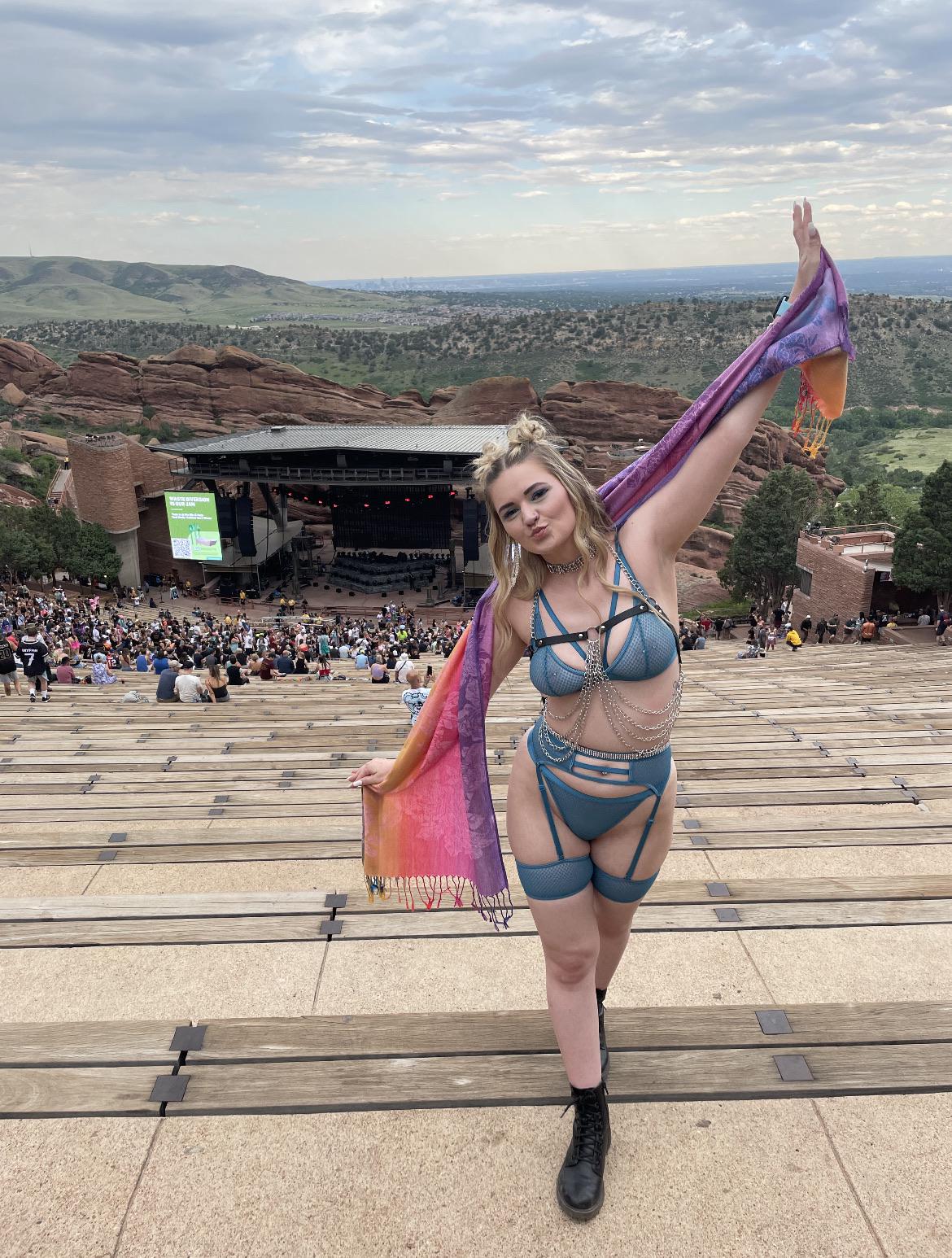 Red rocks cutie | Scrolller