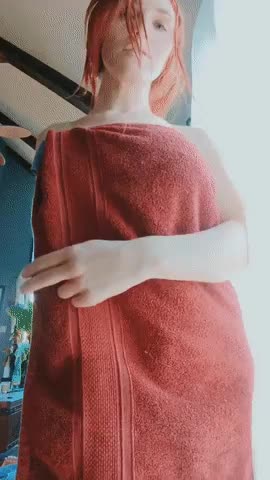 Redhead Towel Drop | Scrolller