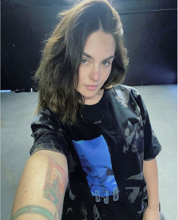 Repping Her Merch | Scrolller