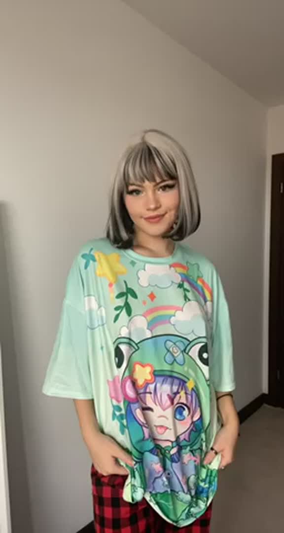 [reveal] ta-da it's my tiddies :P | Scrolller