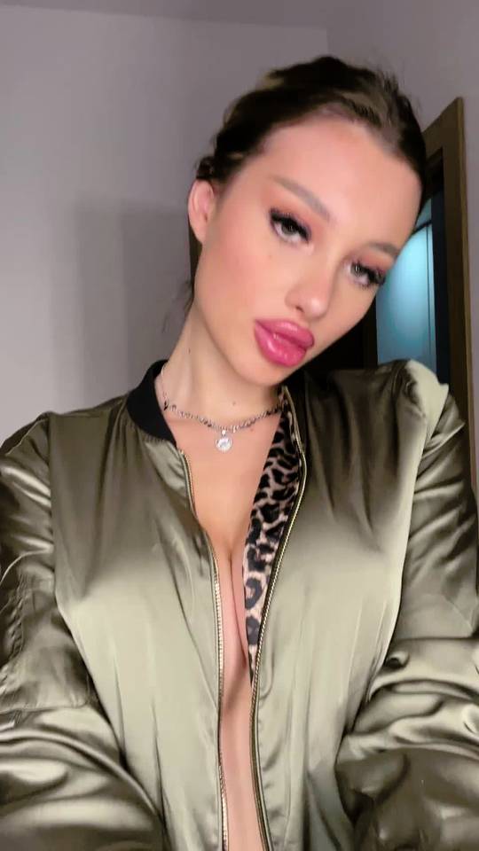 Revealing my breedable body! | Scrolller