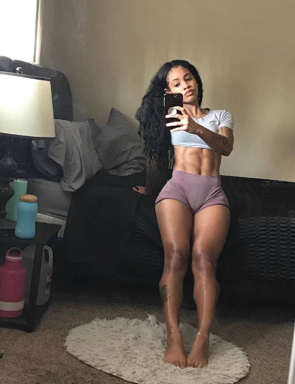 Robyn Ora | Scrolller