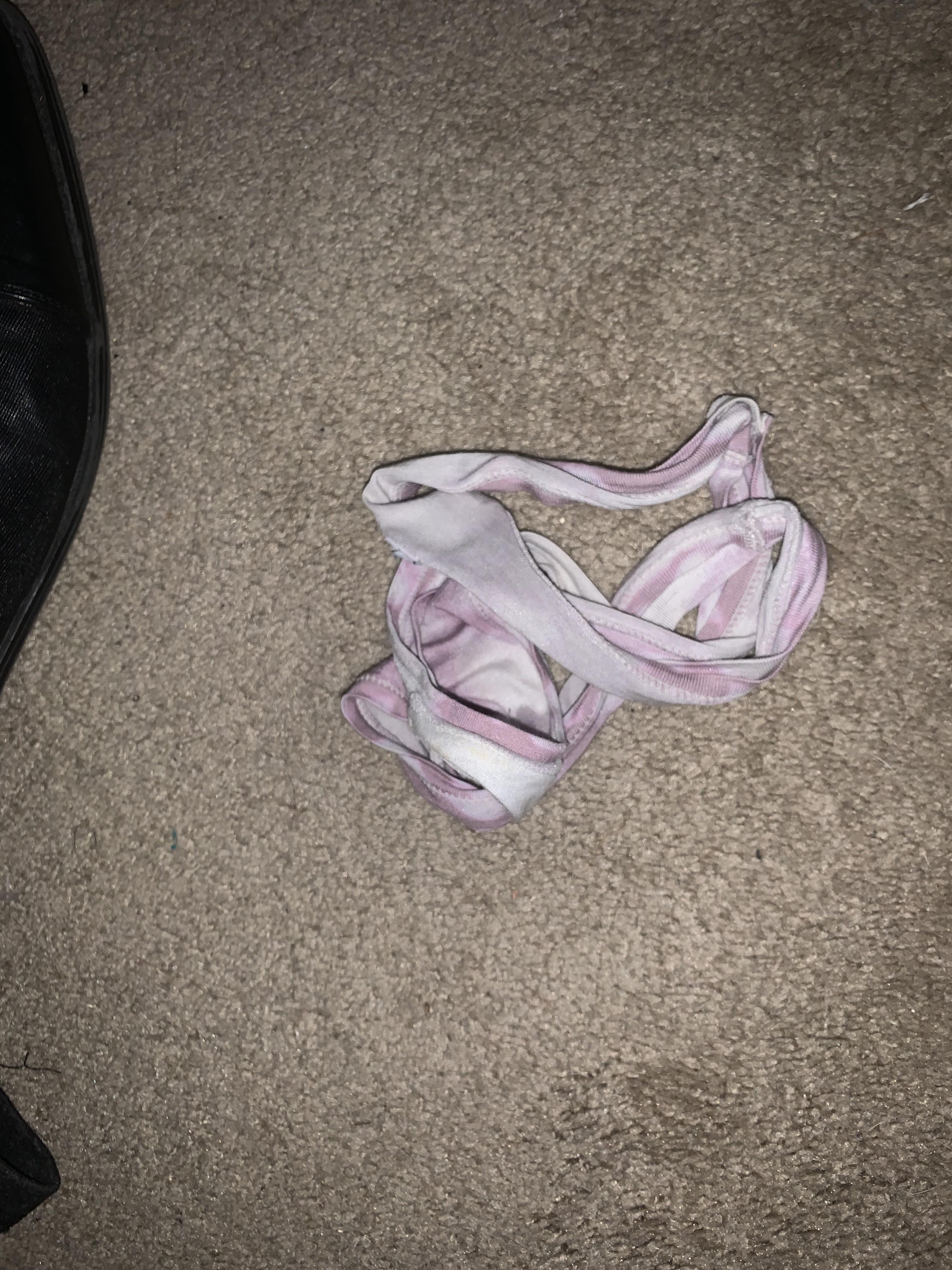 Roommate gf again! | Scrolller