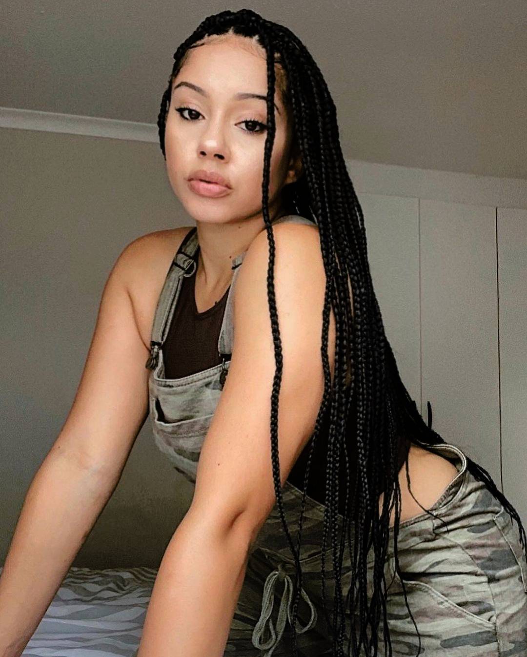 Roselyn (@roselynapril) | Scrolller