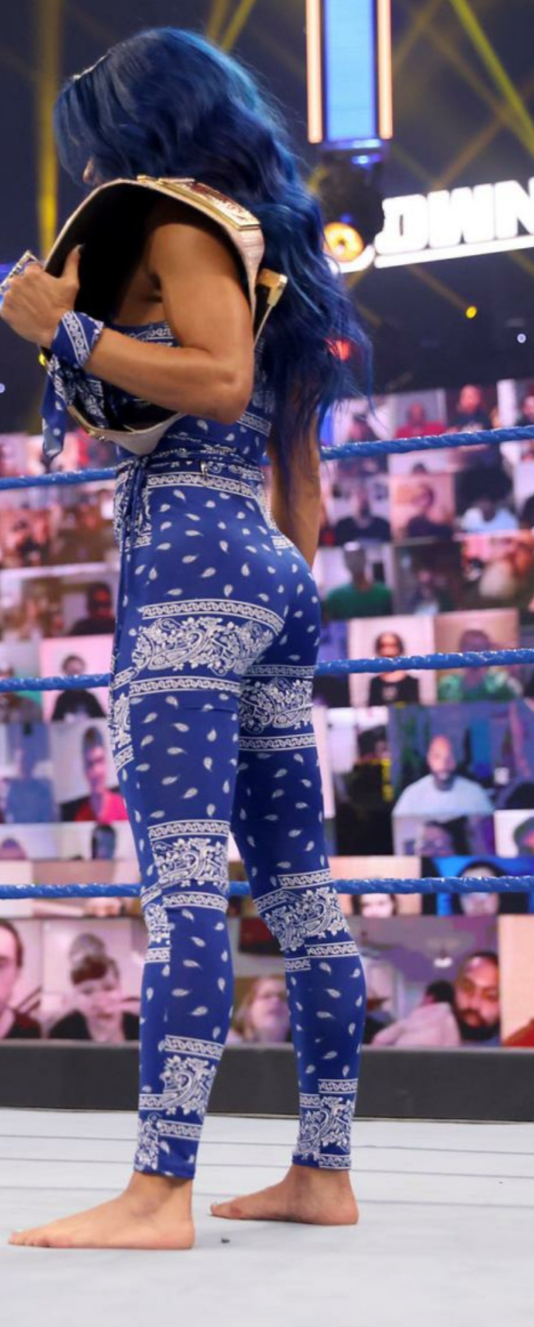 Sasha Banks | Scrolller