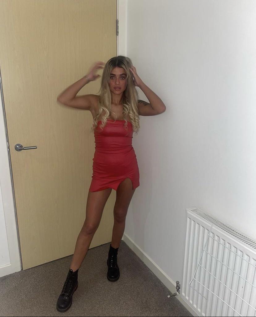 Scottish Chav Sophie Scrolller