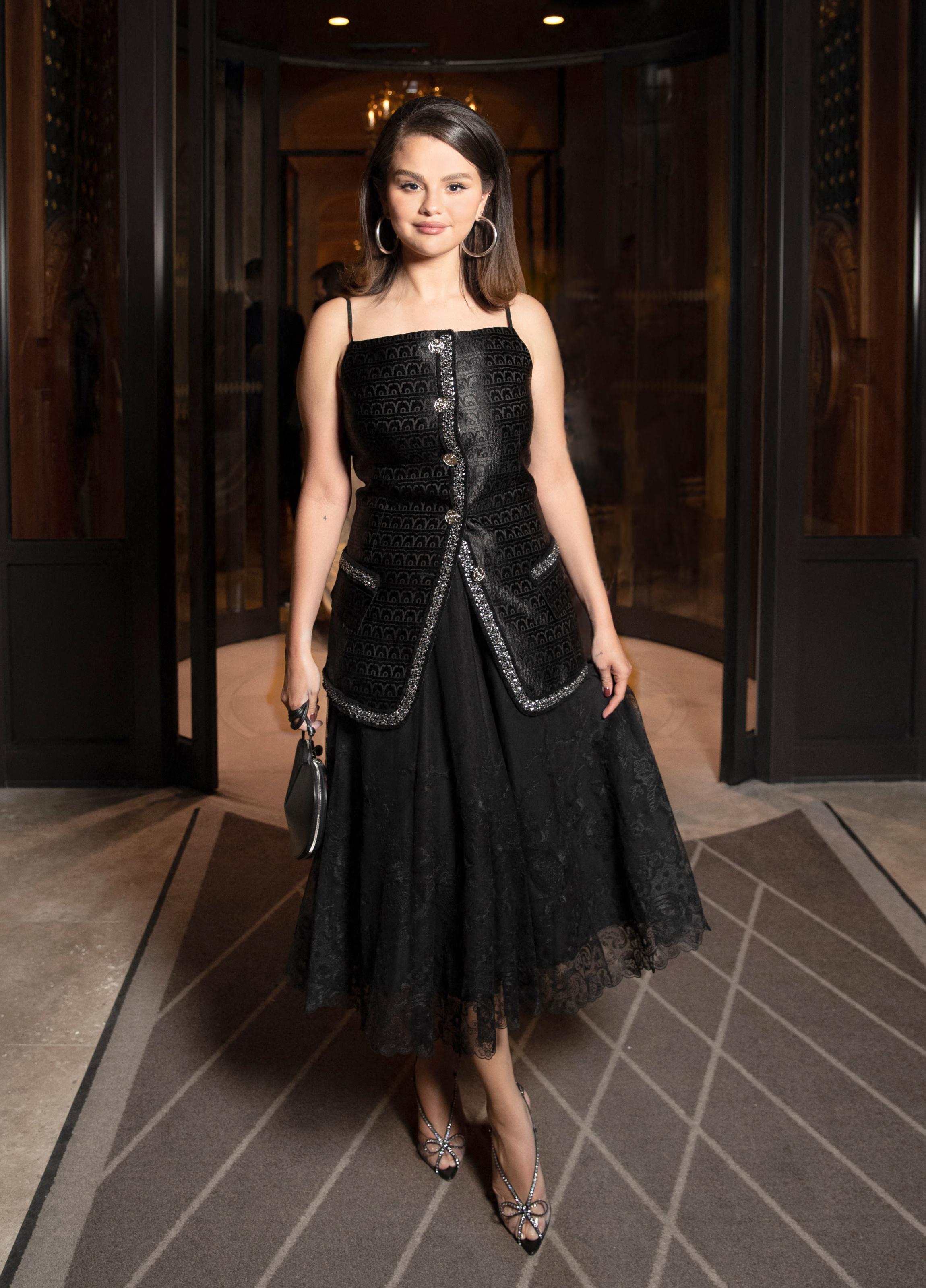 Selena Gomez Scrolller