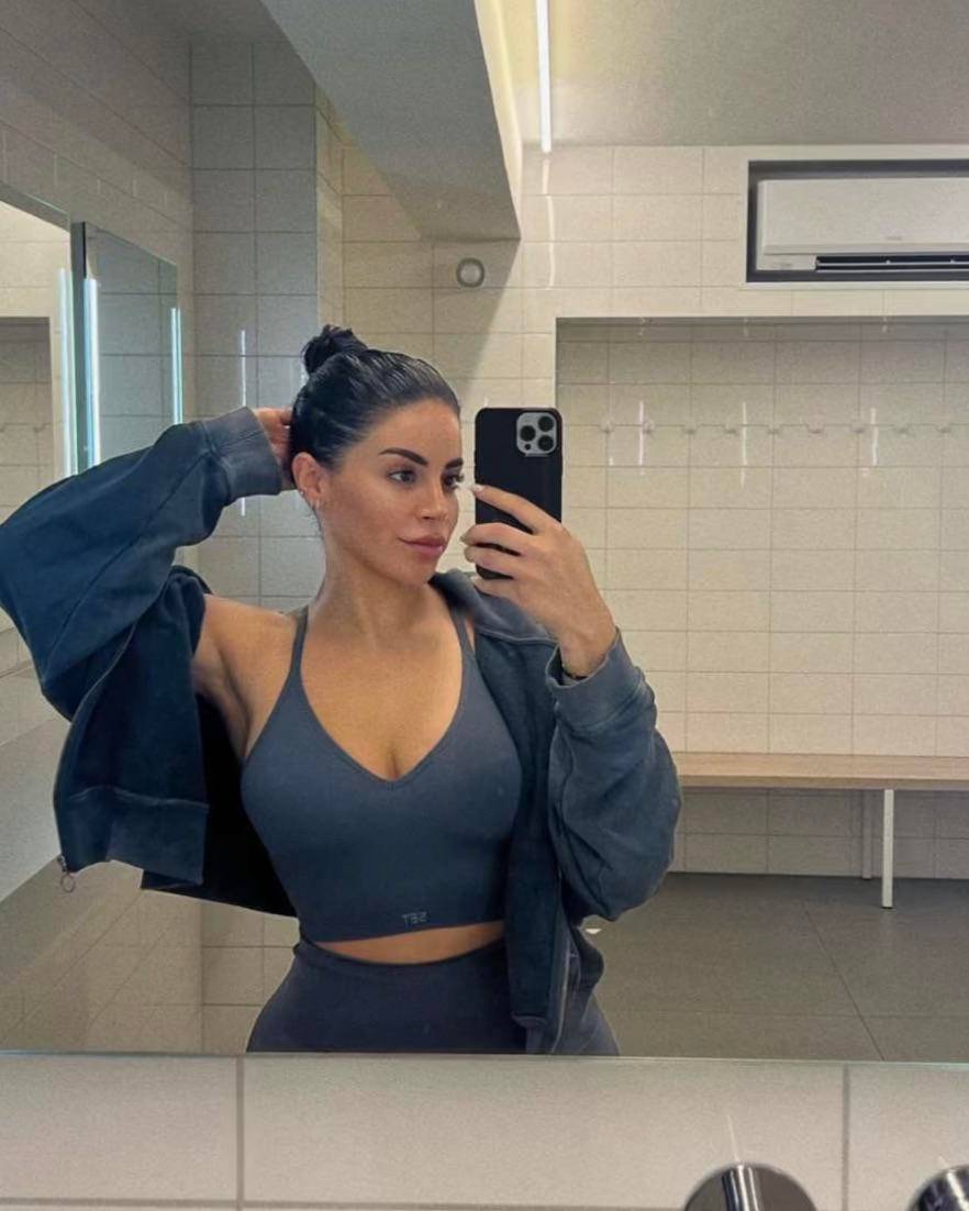 Selma omari | Scrolller